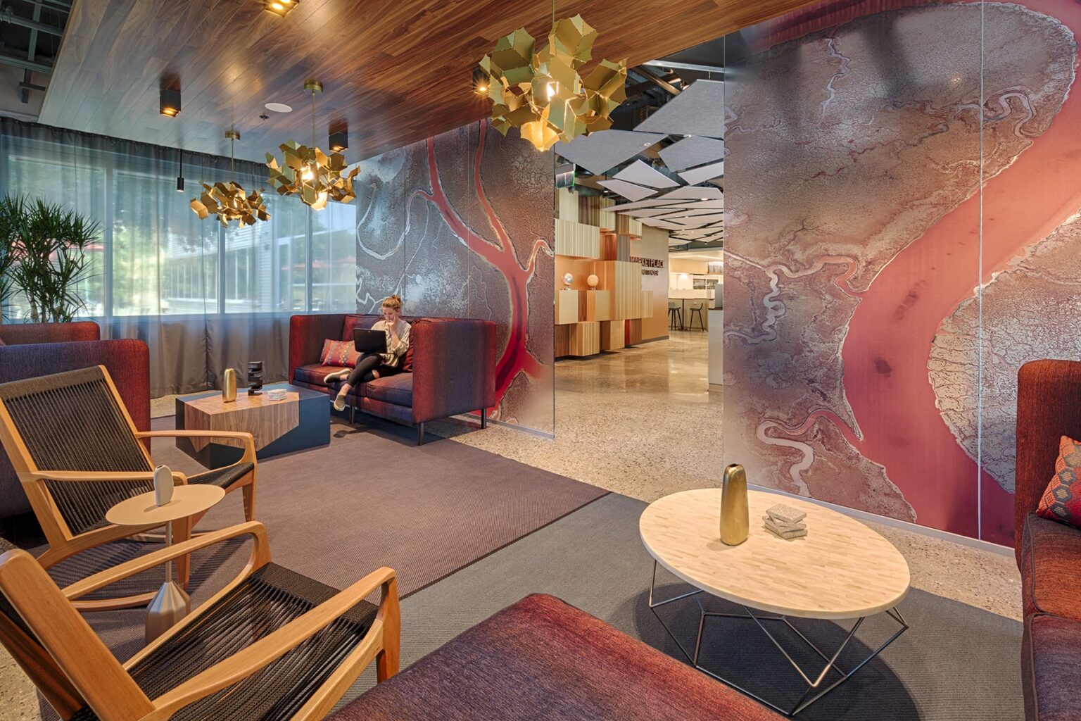 Crunchyroll(クランチロール) の日本アニメにインスパイアされたオフィス – カリフォルニア州 サンフランシスコ ...