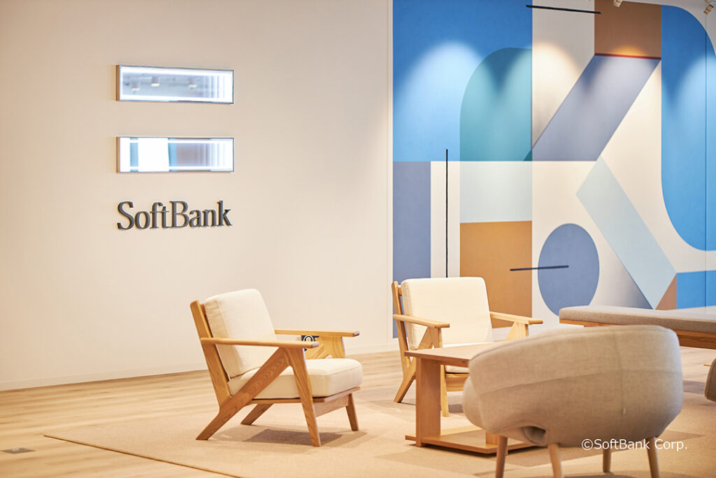 【SoftBank(ソフトバンク）のオフィスデザイン】「Smart & Fun!」を体現する竹芝の新本社オフィス - OFFICELOVERS