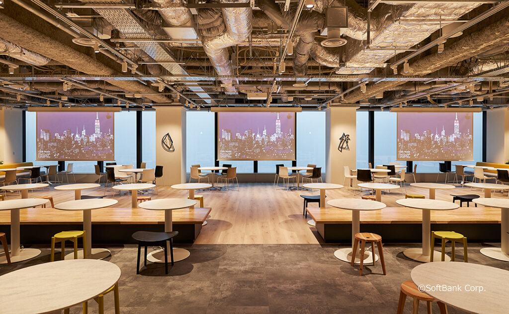 【SoftBank(ソフトバンク）のオフィスデザイン】「Smart & Fun!」を体現する竹芝の新本社オフィス - OFFICELOVERS
