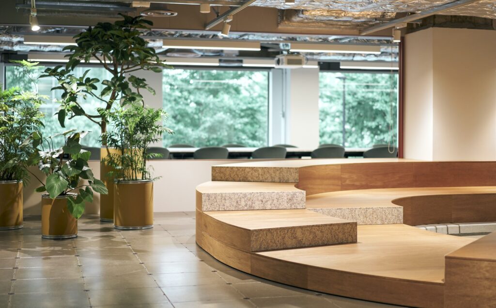 【ユーザベースのオフィスデザイン】共創を生み出す新オフィス -東京,丸の内 - OFFICELOVERS