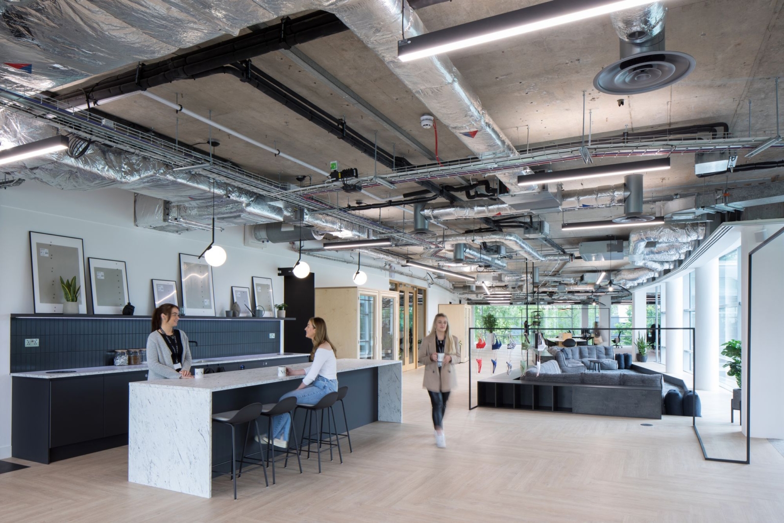 【Lounge Underwearのオフィスデザイン】楽しく活気に満ちた、エキサイティングなオフィス- イギリス,バーミンガム - OFFICELOVERS