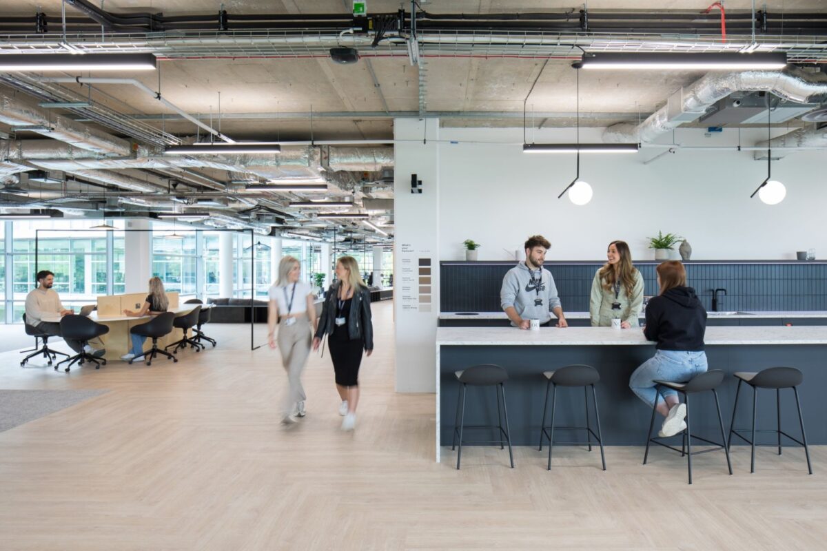 【Lounge Underwearのオフィスデザイン】楽しく活気に満ちた、エキサイティングなオフィス- イギリス,バーミンガム - OFFICELOVERS